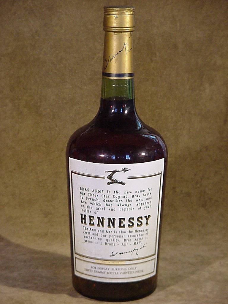 HENNESSY COGNAC 1 GALLON STORE DISPLAY BOTTLE 3 STAR Bras Arme Large ...